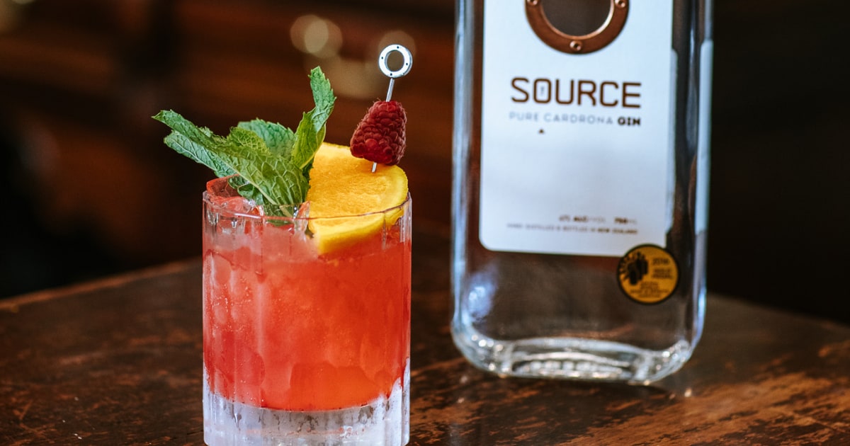 Gin & Raspberry Smash Cocktail | Cardrona Distillery
